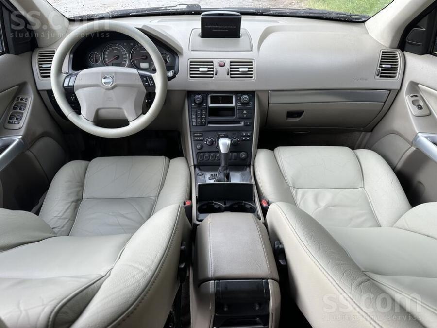 Melns Volvo XC90 2004 Rīga, ar dzinēja tilpumu 2.50 L un nobraukumu 434 tūkst. km par 3600 €, foto 15 vietnē AUTOMOTO.COM.LV