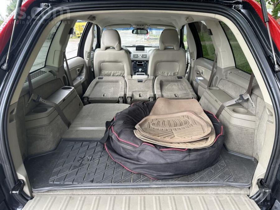 Melns Volvo XC90 2004 Rīga, ar dzinēja tilpumu 2.50 L un nobraukumu 434 tūkst. km par 3600 €, foto 24 vietnē AUTOMOTO.COM.LV