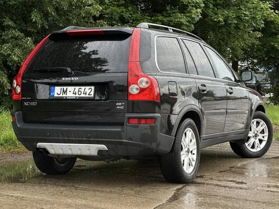 Melns Volvo XC90 2004 Rīga, ar dzinēja tilpumu 2.50 L un nobraukumu 434 tūkst. km par 3600 €, foto 4 vietnē AUTOMOTO.COM.LV