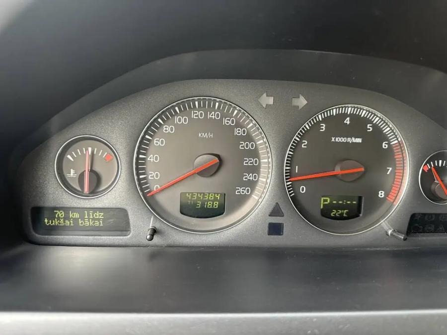 Melns Volvo XC90 2004 Rīga, ar dzinēja tilpumu 2.50 L un nobraukumu 434 tūkst. km par 3600 €, foto 8 vietnē AUTOMOTO.COM.LV