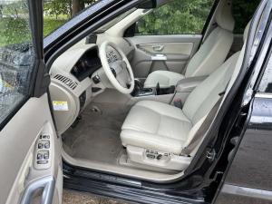 Melns Volvo XC90 2004 Rīga, ar dzinēja tilpumu 2.50 L un nobraukumu 434 tūkst. km par 3600 €, foto 9 vietnē AUTOMOTO.COM.LV
