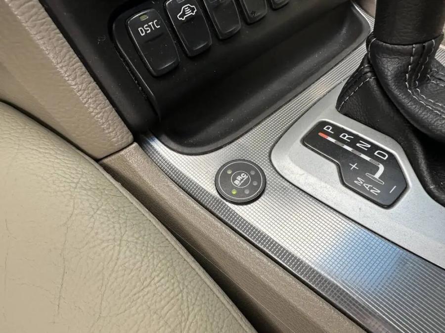 Melns Volvo XC90 2004 Rīga, ar dzinēja tilpumu 2.50 L un nobraukumu 434 tūkst. km par 3600 €, foto 14 vietnē AUTOMOTO.COM.LV