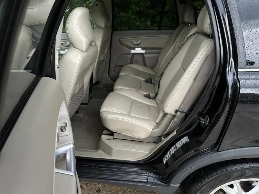 Melns Volvo XC90 2004 Rīga, ar dzinēja tilpumu 2.50 L un nobraukumu 434 tūkst. km par 3600 €, foto 20 vietnē AUTOMOTO.COM.LV