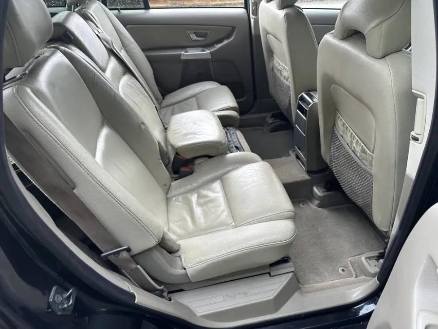 Melns Volvo XC90 2004 Rīga, ar dzinēja tilpumu 2.50 L un nobraukumu 434 tūkst. km par 3600 €, foto 21 vietnē AUTOMOTO.COM.LV