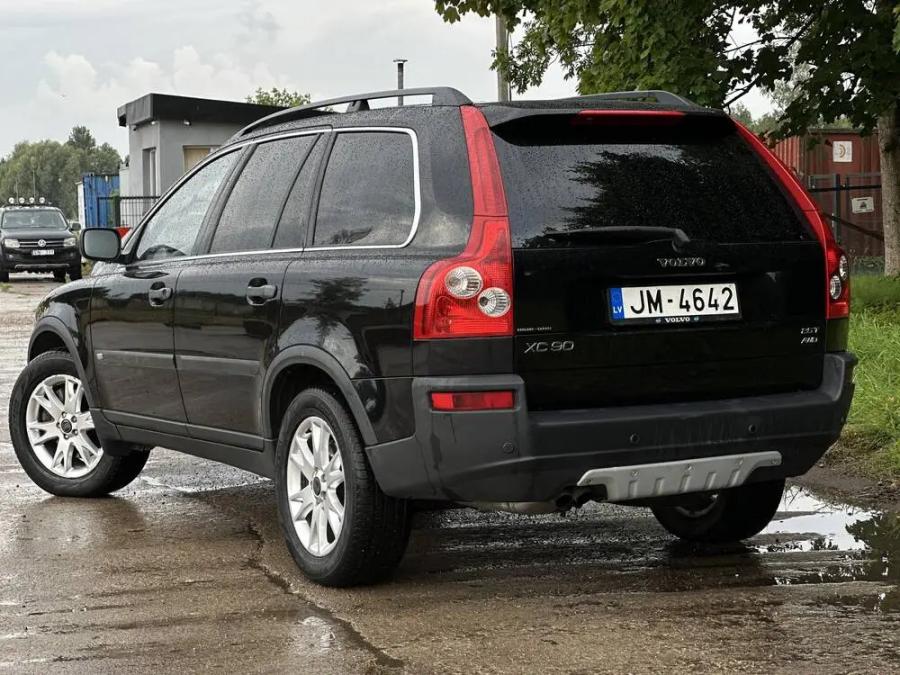 Melns Volvo XC90 2004 Rīga, ar dzinēja tilpumu 2.50 L un nobraukumu 434 tūkst. km par 3600 €, foto 31 vietnē AUTOMOTO.COM.LV