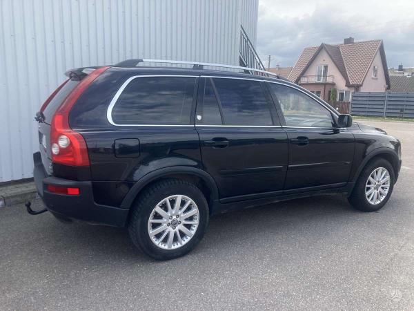 Black Volvo XC90 2004 in Marijampole, with an engine capacity of 2.40 L and mileage of 280 thousand km for 3999 €, photo 9 on AUTOMOTO.COM.LV