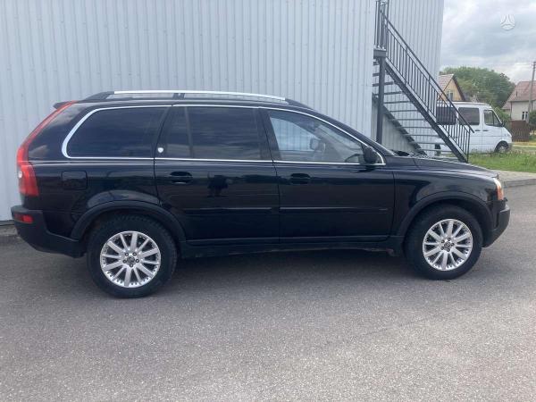 Black Volvo XC90 2004 in Marijampole, with an engine capacity of 2.40 L and mileage of 280 thousand km for 3999 €, photo 10 on AUTOMOTO.COM.LV