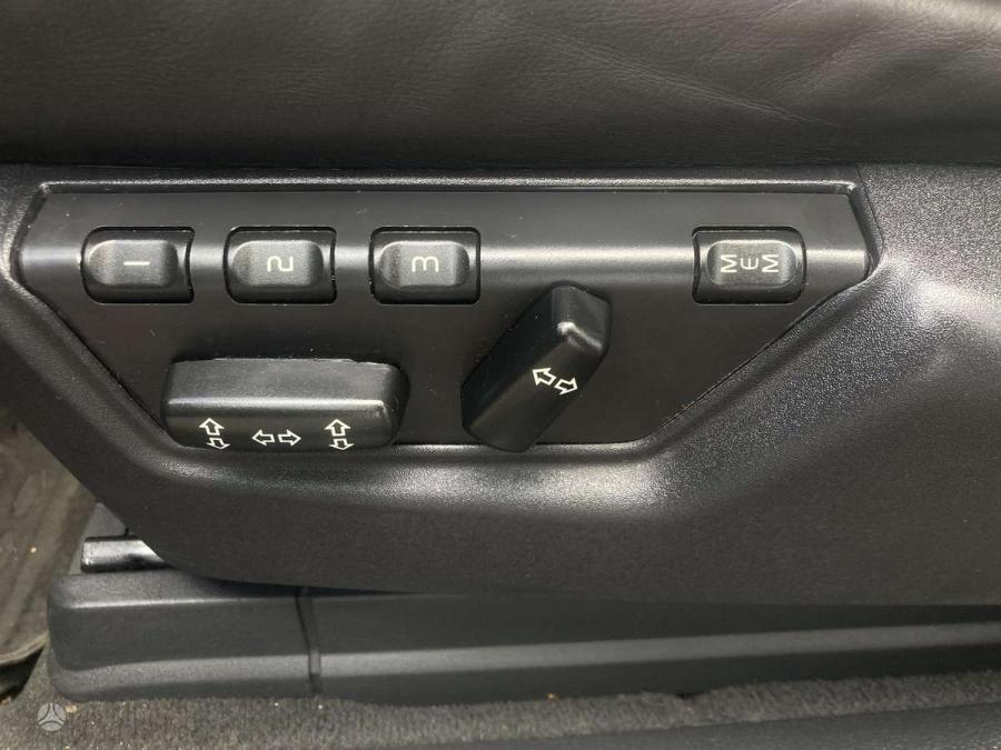 Black Volvo XC90 2004 in Marijampole, with an engine capacity of 2.40 L and mileage of 280 thousand km for 3999 €, photo 37 on AUTOMOTO.COM.LV