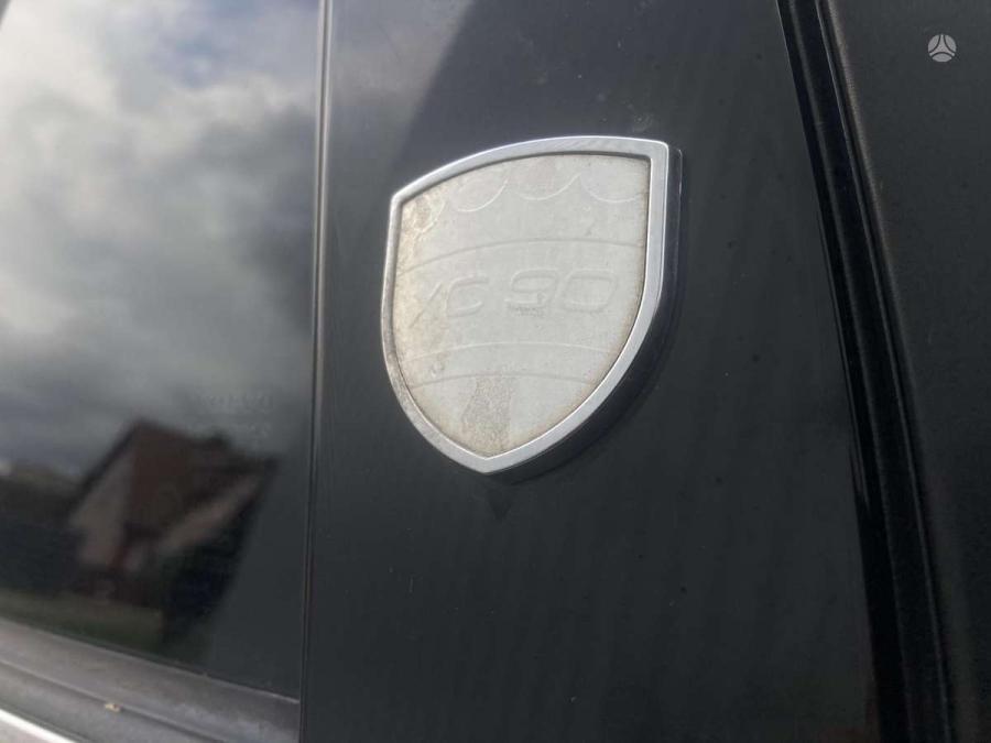 Black Volvo XC90 2004 in Marijampole, with an engine capacity of 2.40 L and mileage of 280 thousand km for 3999 €, photo 42 on AUTOMOTO.COM.LV