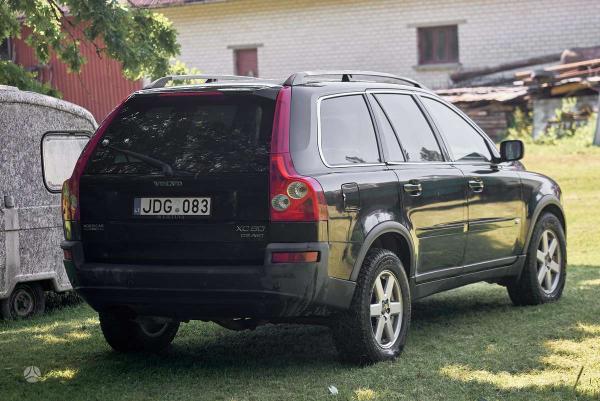 Melns Volvo XC90 2004 Plungė, ar dzinēja tilpumu 2.40 L un nobraukumu 322 tūkst. km par 3300 €, foto 3 vietnē AUTOMOTO.COM.LV