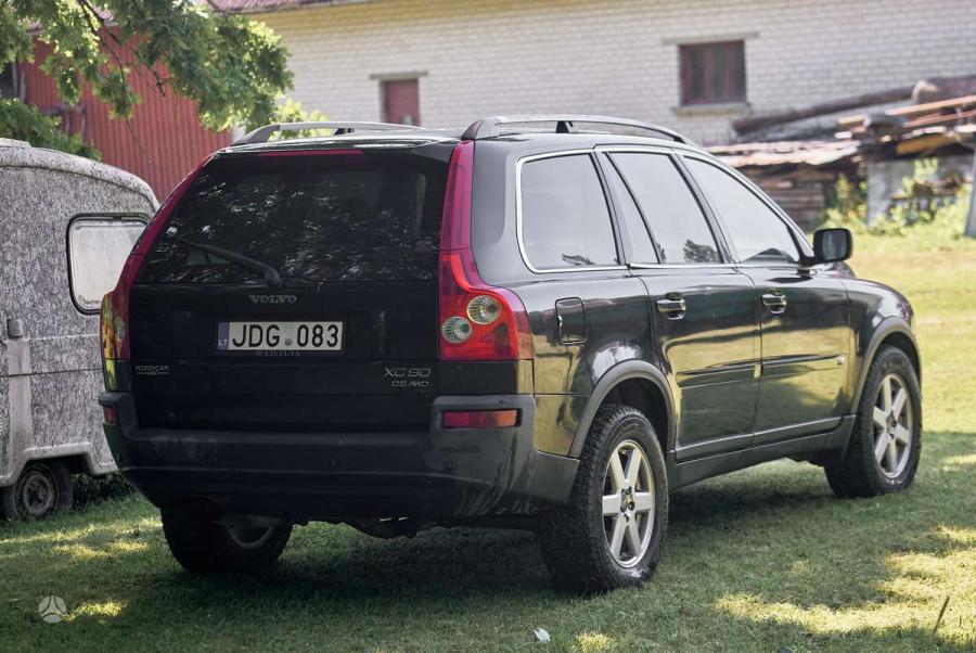 Melns Volvo XC90 2004 Plungė, ar dzinēja tilpumu 2.40 L un nobraukumu 322 tūkst. km par 3300 €, foto 4 vietnē AUTOMOTO.COM.LV