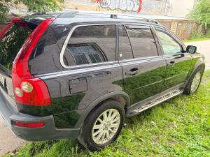 Melns Volvo XC90 2004 Rīga, ar dzinēja tilpumu 2.40 L un nobraukumu 473 tūkst. km par 2200 €, foto 5 vietnē AUTOMOTO.COM.LV