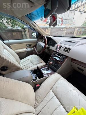 Melns Volvo XC90 2004 Rīga, ar dzinēja tilpumu 2.40 L un nobraukumu 473 tūkst. km par 2200 €, foto 7 vietnē AUTOMOTO.COM.LV