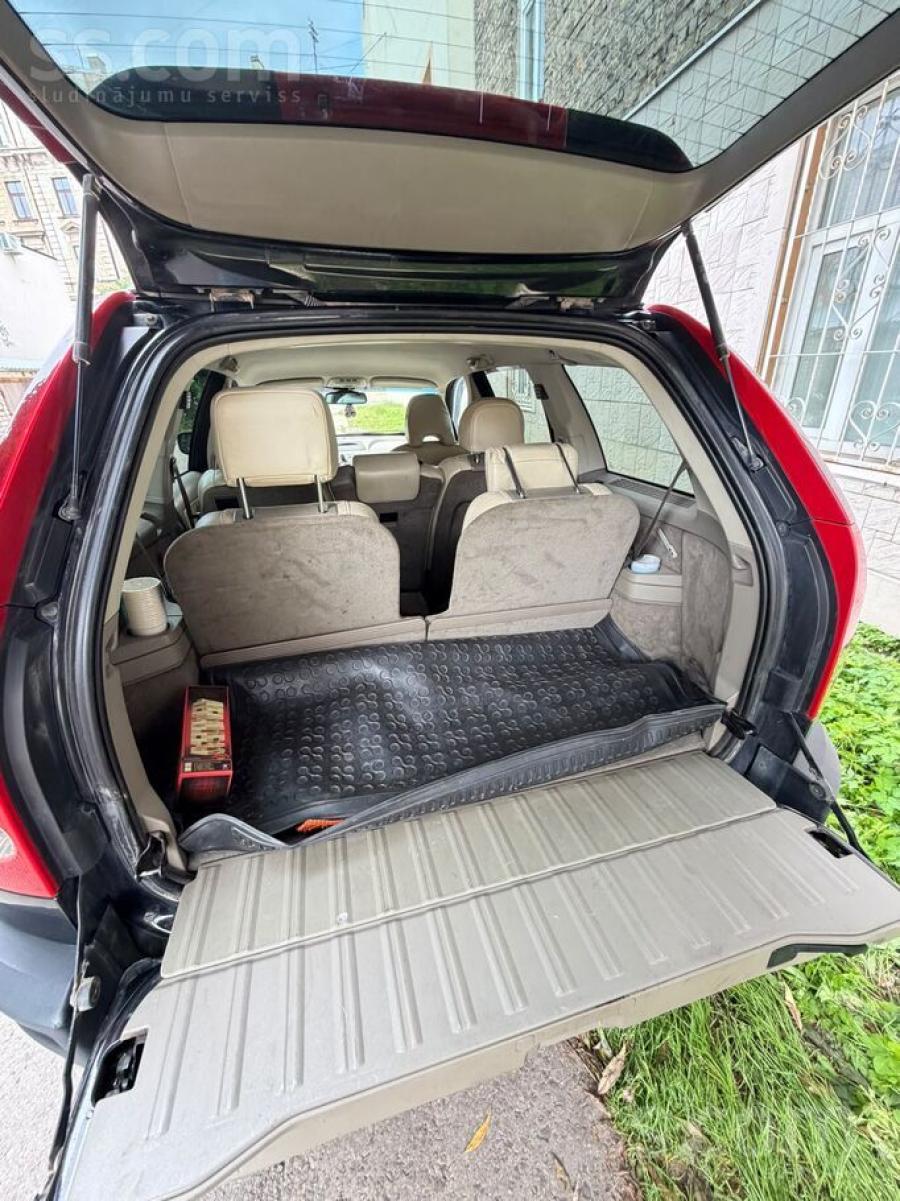 Melns Volvo XC90 2004 Rīga, ar dzinēja tilpumu 2.40 L un nobraukumu 473 tūkst. km par 2200 €, foto 9 vietnē AUTOMOTO.COM.LV