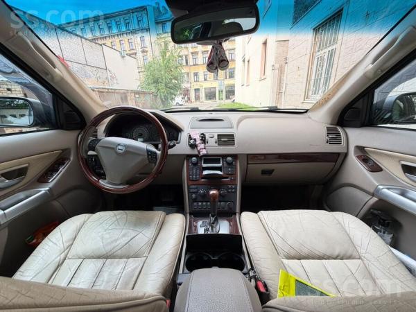 Melns Volvo XC90 2004 Rīga, ar dzinēja tilpumu 2.40 L un nobraukumu 473 tūkst. km par 2200 €, foto 5 vietnē AUTOMOTO.COM.LV