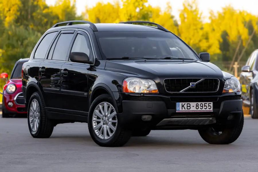 Melns Volvo XC90 2004 Jelgava, ar dzinēja tilpumu 2.40 L un nobraukumu 406 tūkst. km par 2300 €, foto 3 vietnē AUTOMOTO.COM.LV