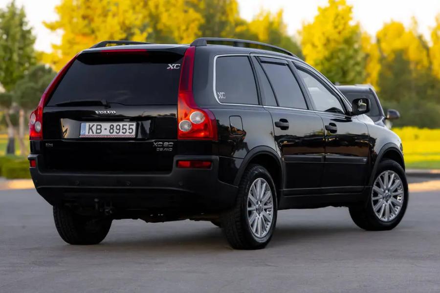 Melns Volvo XC90 2004 Jelgava, ar dzinēja tilpumu 2.40 L un nobraukumu 406 tūkst. km par 2300 €, foto 4 vietnē AUTOMOTO.COM.LV