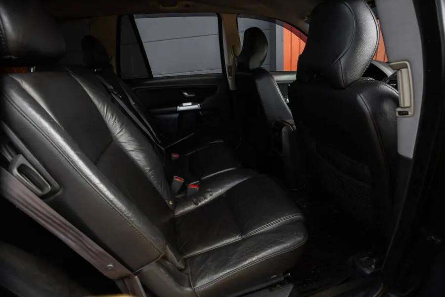 Melns Volvo XC90 2004 Jelgava, ar dzinēja tilpumu 2.40 L un nobraukumu 406 tūkst. km par 2300 €, foto 8 vietnē AUTOMOTO.COM.LV