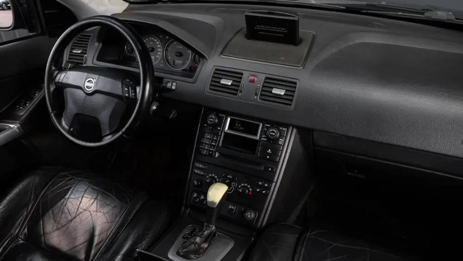 Melns Volvo XC90 2004 Jelgava, ar dzinēja tilpumu 2.40 L un nobraukumu 406 tūkst. km par 2300 €, foto 10 vietnē AUTOMOTO.COM.LV