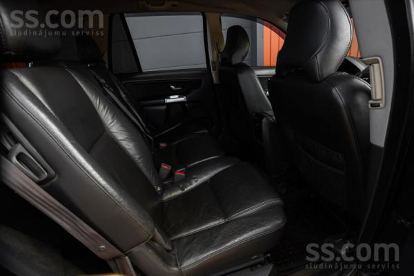 Melns Volvo XC90 2004 Jelgava, ar dzinēja tilpumu 2.40 L un nobraukumu 0 tūkst. km par 2300 €, foto 7 vietnē AUTOMOTO.COM.LV
