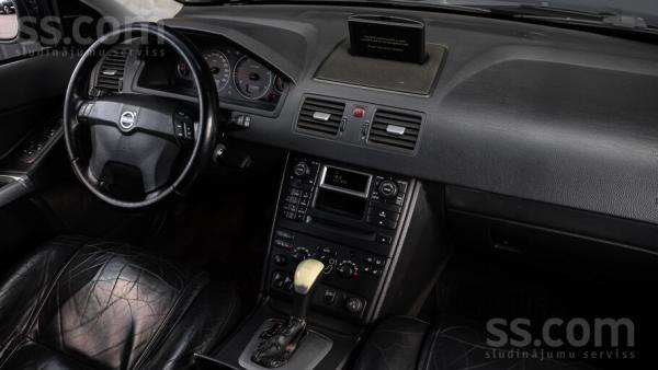Melns Volvo XC90 2004 Jelgava, ar dzinēja tilpumu 2.40 L un nobraukumu 0 tūkst. km par 2300 €, foto 9 vietnē AUTOMOTO.COM.LV