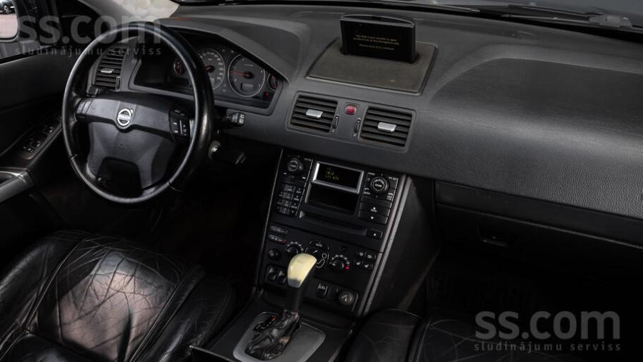 Melns Volvo XC90 2004 Jelgava, ar dzinēja tilpumu 2.40 L un nobraukumu 0 tūkst. km par 2300 €, foto 10 vietnē AUTOMOTO.COM.LV