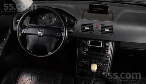 Melns Volvo XC90 2004 Jelgava, ar dzinēja tilpumu 2.40 L un nobraukumu 0 tūkst. km par 2300 €, foto 10 vietnē AUTOMOTO.COM.LV