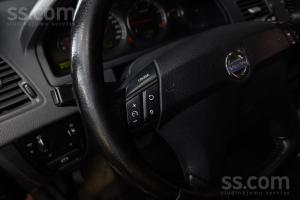Melns Volvo XC90 2004 Jelgava, ar dzinēja tilpumu 2.40 L un nobraukumu 0 tūkst. km par 2300 €, foto 16 vietnē AUTOMOTO.COM.LV