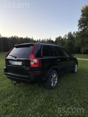 Black Volvo XC90 2004 in Riga, with an engine capacity of 2.40 L and mileage of 362 thousand km for 2500 €, photo 4 on AUTOMOTO.COM.LV