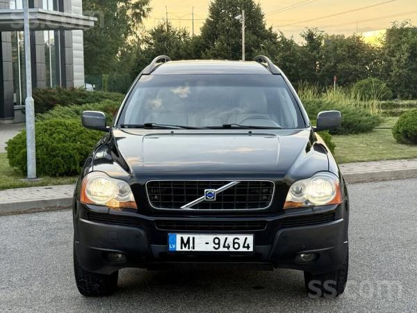 Black Volvo XC90 2004 in Riga, with an engine capacity of 2.40 L and mileage of 342 thousand km for 2750 €, photo 9 on AUTOMOTO.COM.LV
