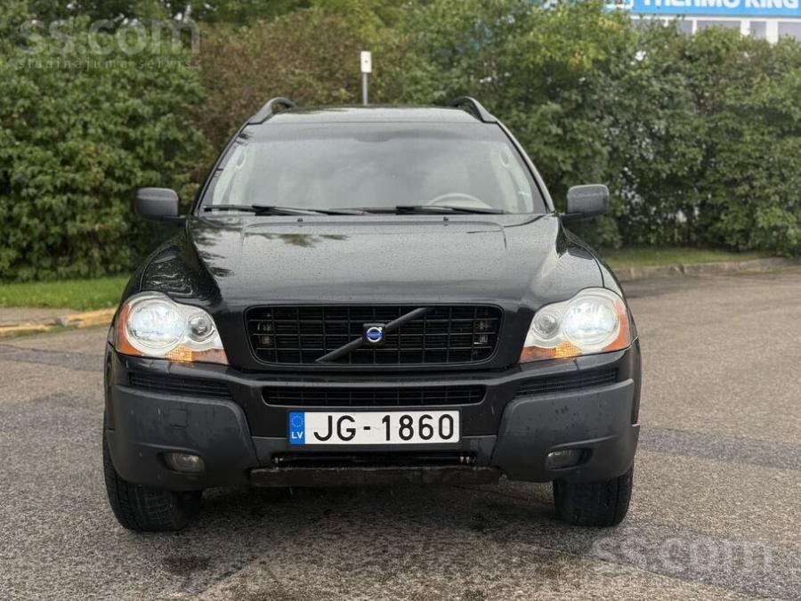 Black Volvo XC90 2004 in Riga, with an engine capacity of 2.40 L and mileage of 414 thousand km for 2990 €, photo 3 on AUTOMOTO.COM.LV