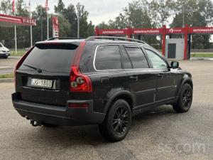 Black Volvo XC90 2004 in Riga, with an engine capacity of 2.40 L and mileage of 414 thousand km for 2990 €, photo 5 on AUTOMOTO.COM.LV