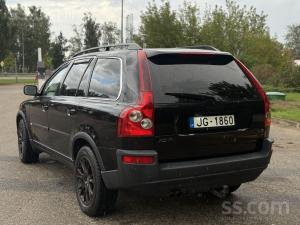 Black Volvo XC90 2004 in Riga, with an engine capacity of 2.40 L and mileage of 414 thousand km for 2990 €, photo 7 on AUTOMOTO.COM.LV