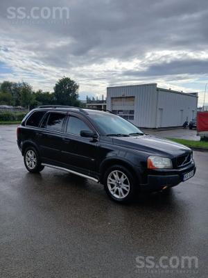 Black Volvo XC90 2004 in Riga, with an engine capacity of 2.40 L and mileage of 481 thousand km for 2300 €, photo 3 on AUTOMOTO.COM.LV