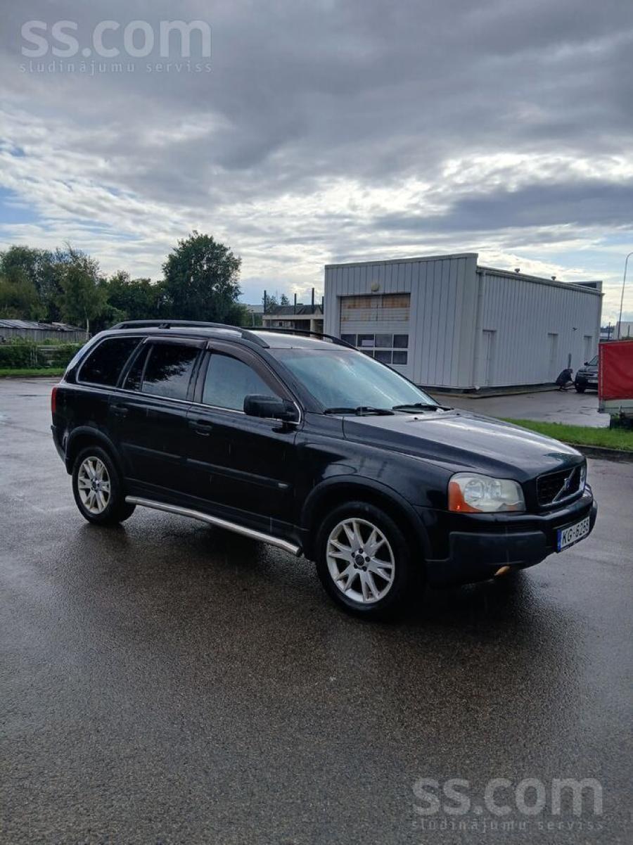 Black Volvo XC90 2004 in Riga, with an engine capacity of 2.40 L and mileage of 481 thousand km for 2300 €, photo 3 on AUTOMOTO.COM.LV