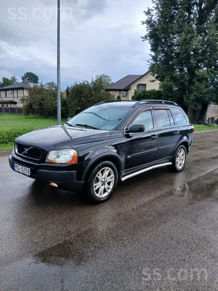 Black Volvo XC90 2004 in Riga, with an engine capacity of 2.40 L and mileage of 481 thousand km for 2300 €, photo 5 on AUTOMOTO.COM.LV