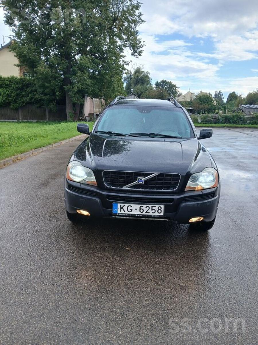 Black Volvo XC90 2004 in Riga, with an engine capacity of 2.40 L and mileage of 481 thousand km for 2300 €, photo 7 on AUTOMOTO.COM.LV