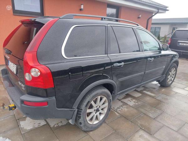 Black Volvo XC90 2004 in Kaunas, with an engine capacity of 2.40 L and mileage of 292 thousand km for 3000 €, photo 5 on AUTOMOTO.COM.LV