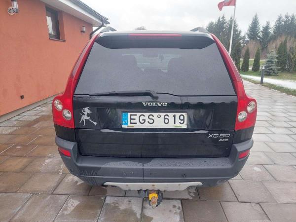 Black Volvo XC90 2004 in Kaunas, with an engine capacity of 2.40 L and mileage of 292 thousand km for 3000 €, photo 8 on AUTOMOTO.COM.LV