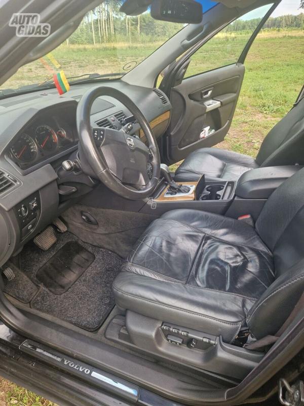 Black Volvo XC90 2004 in Klaipeda, with an engine capacity of 2.90 L and mileage of 380 thousand km for 3500 €, photo 8 on AUTOMOTO.COM.LV