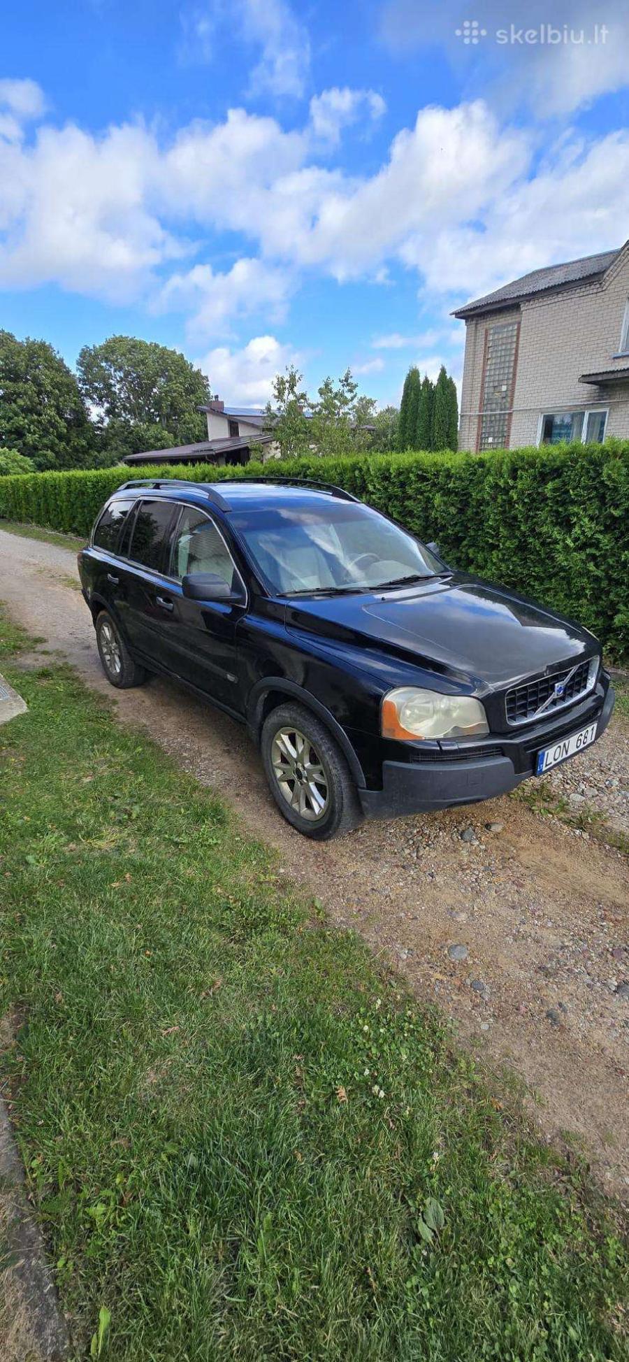 Black Volvo XC90 2004 in Vilnius, with an engine capacity of 2.40 L and mileage of 373 thousand km for 2500 €, photo 1 on AUTOMOTO.COM.LV