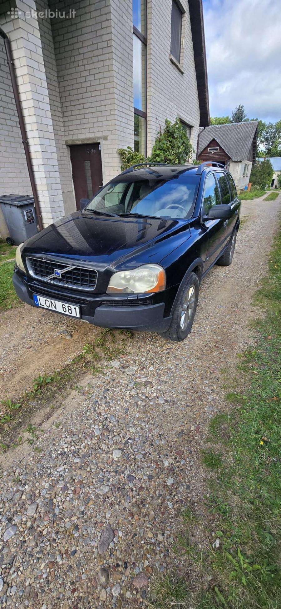 Black Volvo XC90 2004 in Vilnius, with an engine capacity of 2.40 L and mileage of 373 thousand km for 2500 €, photo 3 on AUTOMOTO.COM.LV