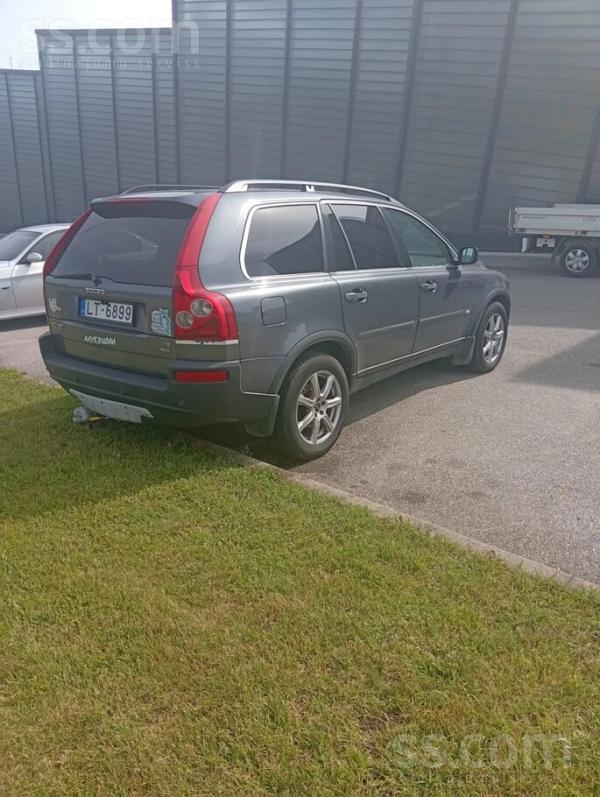 Black Volvo XC90 2004 in Liepaja, with an engine capacity of 2.90 L and mileage of 400 thousand km for 1500 €, photo 3 on AUTOMOTO.COM.LV