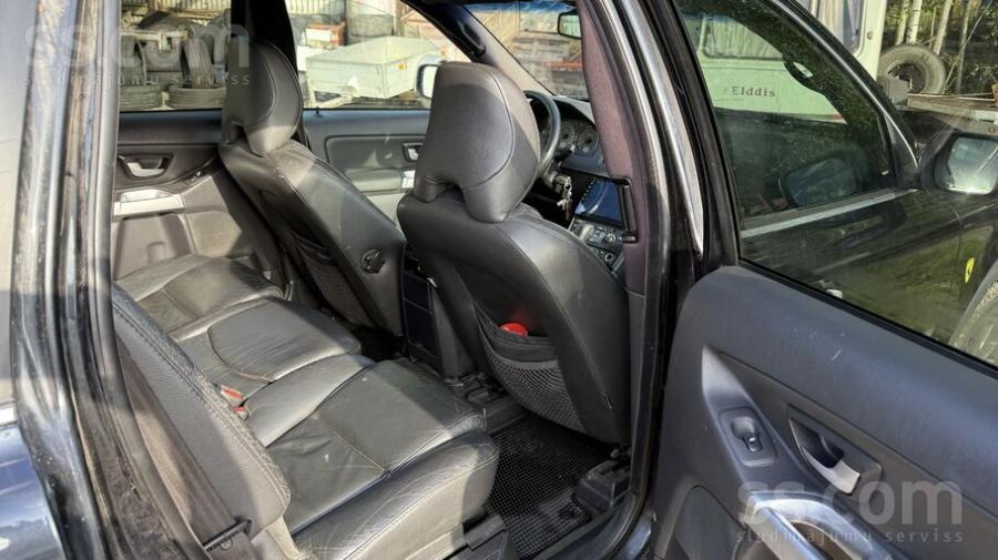 Melns Volvo XC90 2004 Madona, ar dzinēja tilpumu 2.40 L un nobraukumu 450 tūkst. km par 2500 €, foto 9 vietnē AUTOMOTO.COM.LV