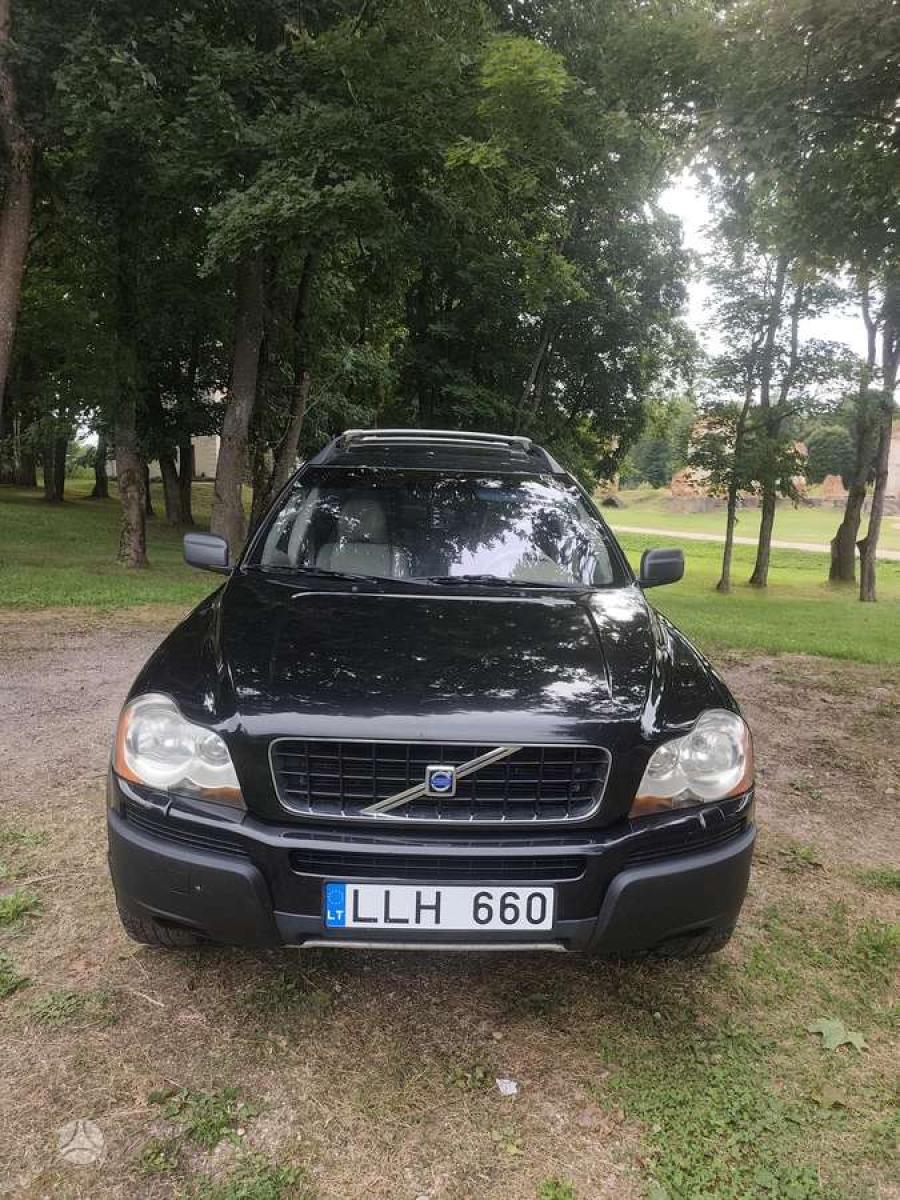 Melns Volvo XC90 2004 Viļņa, ar dzinēja tilpumu 2.40 L un nobraukumu 350 tūkst. km par 4100 €, foto 3 vietnē AUTOMOTO.COM.LV