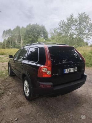 Melns Volvo XC90 2004 Viļņa, ar dzinēja tilpumu 2.40 L un nobraukumu 350 tūkst. km par 4100 €, foto 5 vietnē AUTOMOTO.COM.LV