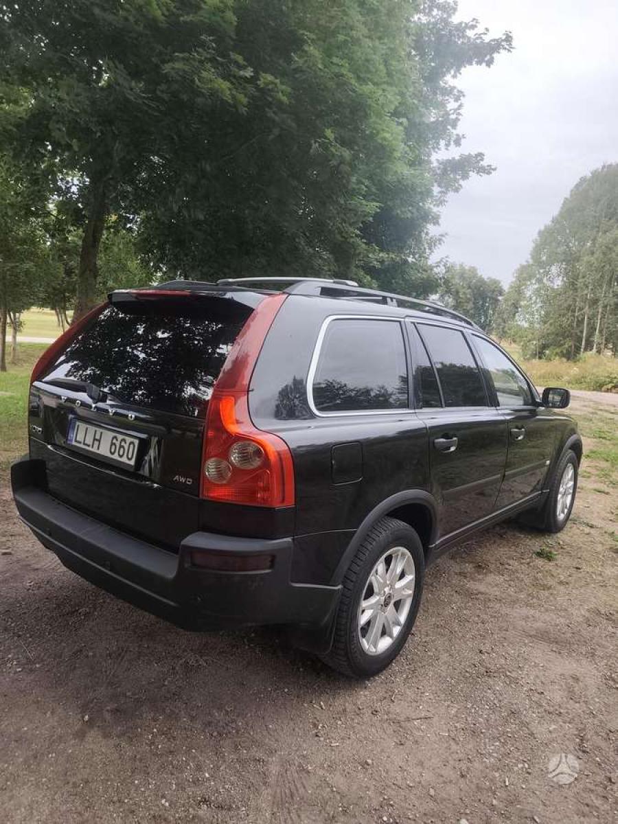 Melns Volvo XC90 2004 Viļņa, ar dzinēja tilpumu 2.40 L un nobraukumu 350 tūkst. km par 4100 €, foto 7 vietnē AUTOMOTO.COM.LV