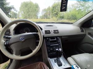 Melns Volvo XC90 2004 Viļņa, ar dzinēja tilpumu 2.40 L un nobraukumu 350 tūkst. km par 4100 €, foto 10 vietnē AUTOMOTO.COM.LV