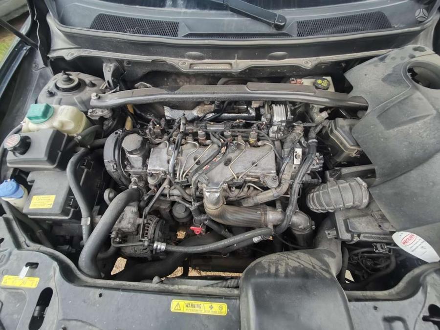 Melns Volvo XC90 2004 Viļņa, ar dzinēja tilpumu 2.40 L un nobraukumu 350 tūkst. km par 4100 €, foto 13 vietnē AUTOMOTO.COM.LV