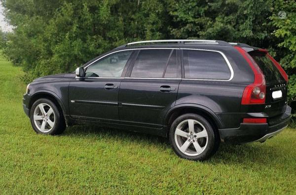 Volvo XC90 2004 UkmergÄ vietnÄ Melns Volvo XC90 2004 UkmergÄ, ar dzinÄja tilpumu 2.40 L un nobraukumu 316 tÅ«kst. km par 3700 ā¬, foto 3 vietnÄ AUTOMOTO.COM.LV